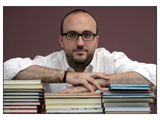 Entrevista a Ángel Domingo, autor de ‘La primera palabra de Mara ...