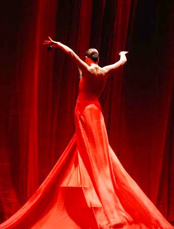 Aída Gómez baila «Adalí»: un espectáculo mágico de gran sensualidad ...