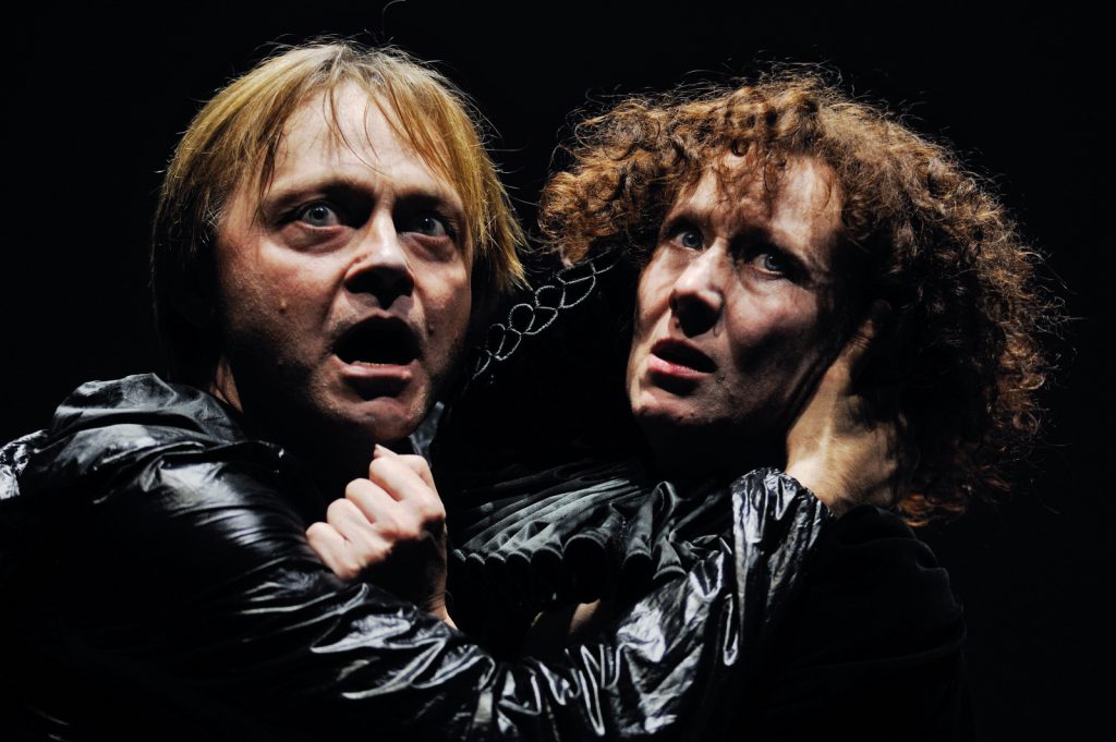 Un Hamlet apocalíptico: "La conciencia nos hace cobardes" – Culturamas