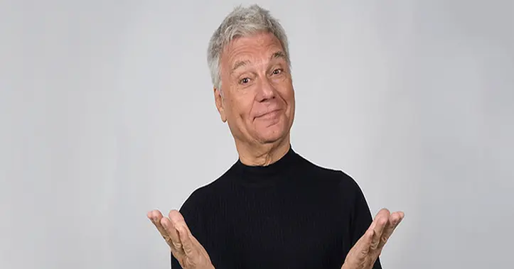 Carles Sans, el guapo de Tricicle, en "¡Por fin solo!" - Culturamas